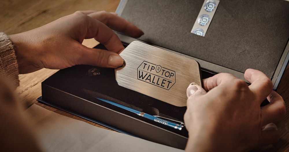 TipTopWALLET - Cryptos stored TipToply in a Deep Cold Wallet